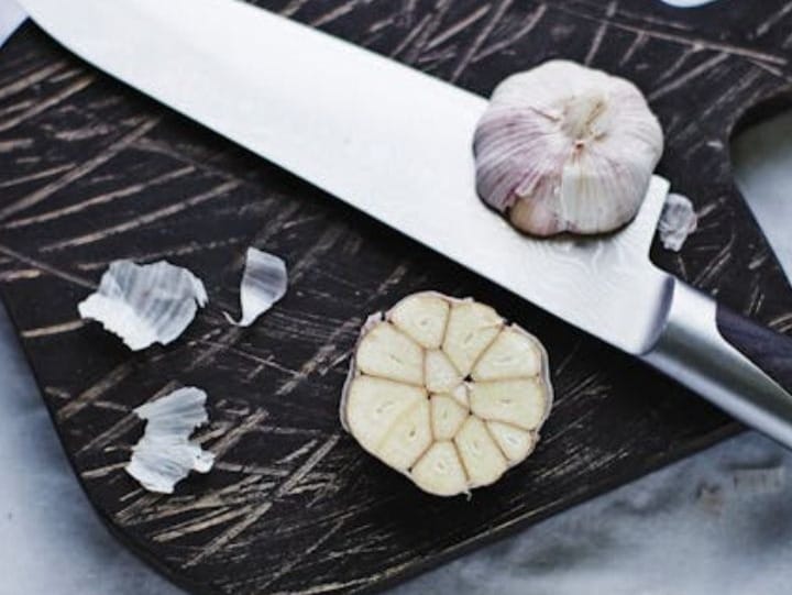 Benefits Of Eating Raw Garlic