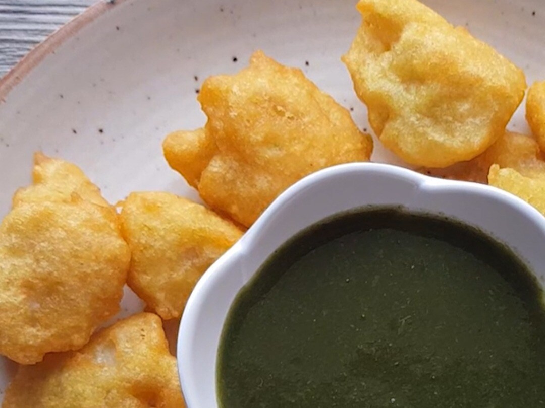Crunchy Moong Dal Pakoda Recipe