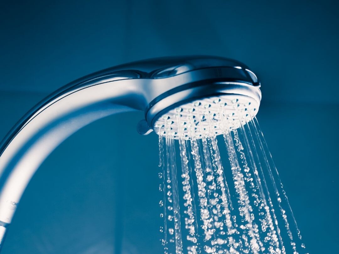 Cold Water Bath Benefits: थंड पाण्याने आंघोळ करण्याचे अनोखे फायदे