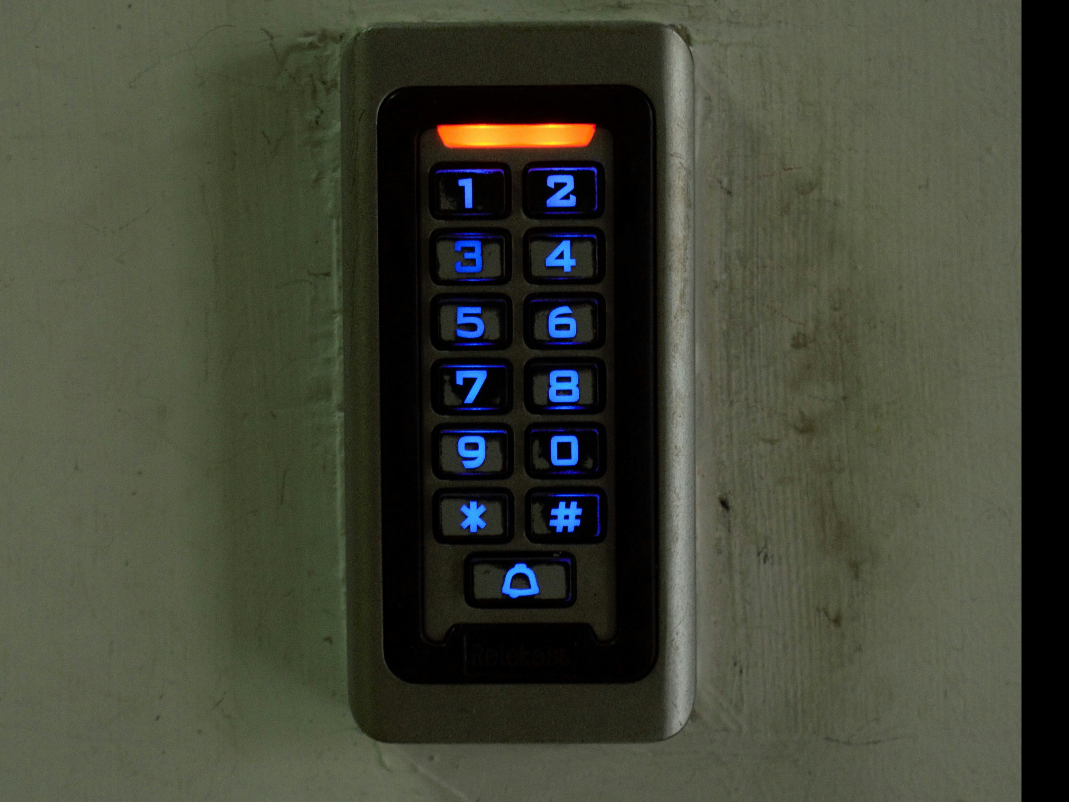 How To Create And Use Strong Passwords