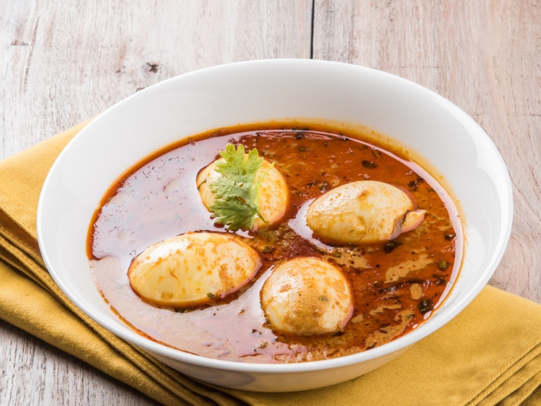 How To Make Chettinad Egg Curry Easily At Home