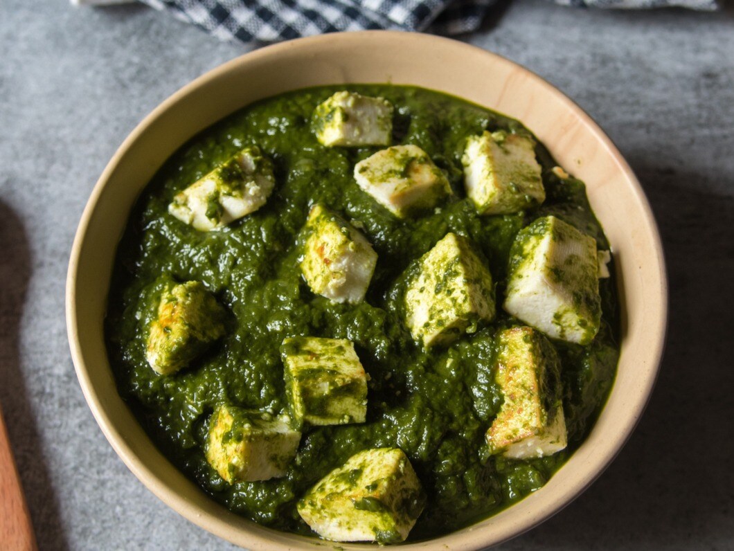 How To Make Lehsuni Palak Paneer