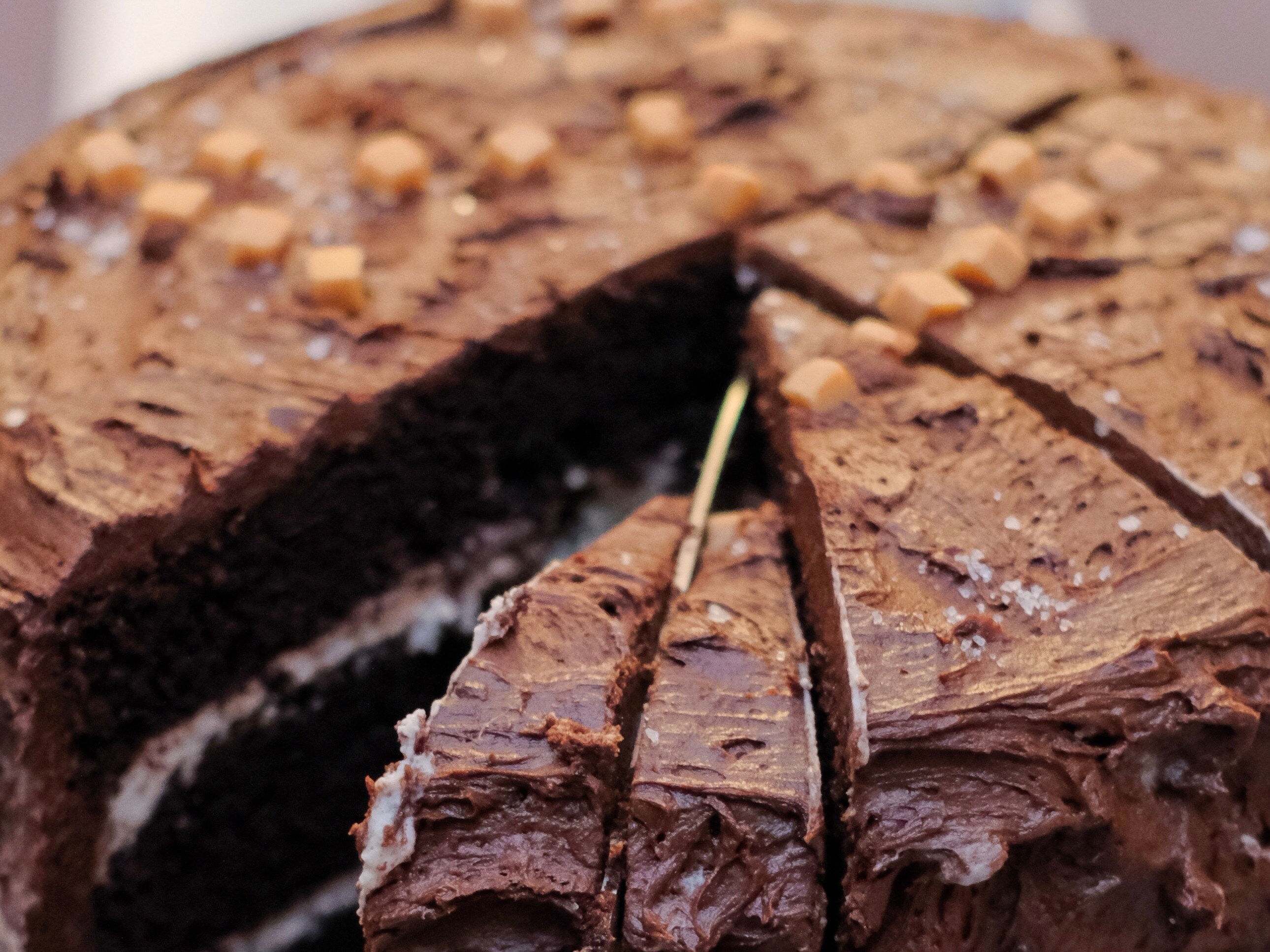 How To Slice Cake Without Making A Mess