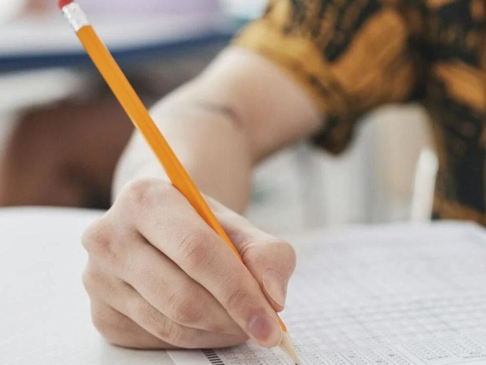 Tips: How To Tackle Tough Questions In Exams Like A Topper