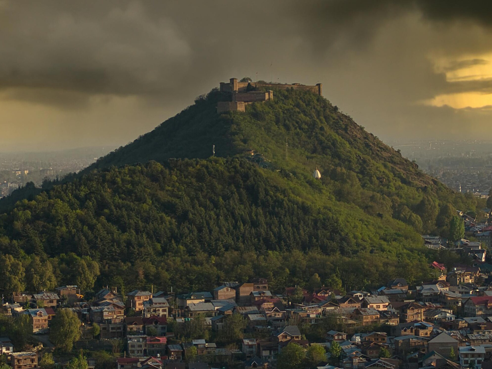 How To Travel Light Without Missing Essentials