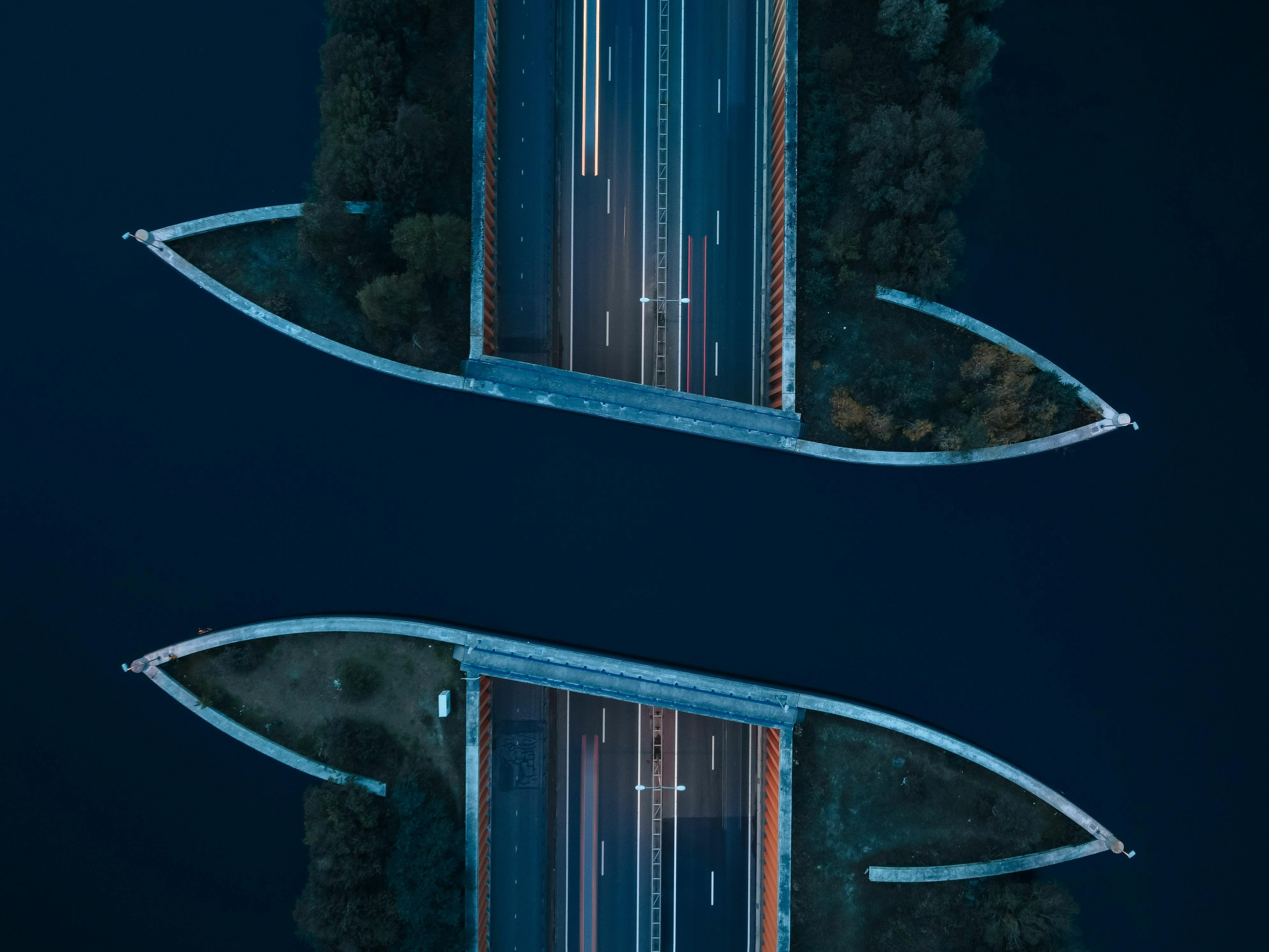 Veluwemeer Aqueduct, Interesting Facts About The 'Reverse Bridge' In ...
