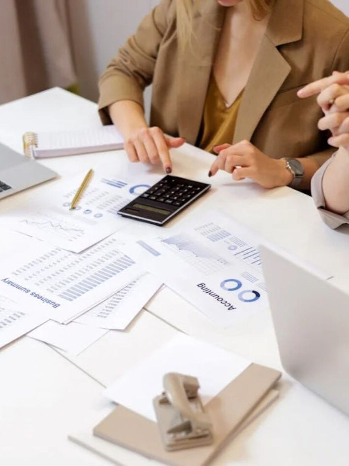 Top Finance Jobs With Starting Pay Over Rs 1 Lakh Per Month