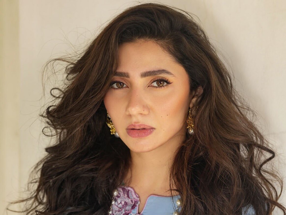 Mahira Khan's Natural Beauty Looks For Eid 2025