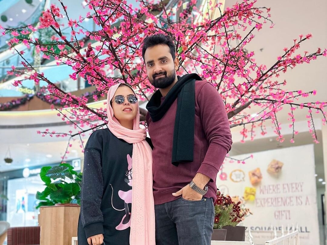 मिसकैरेज के बाद सबा इब्राहिम का मूड रिफ्रेश करने के लिए पति सनी ने ...