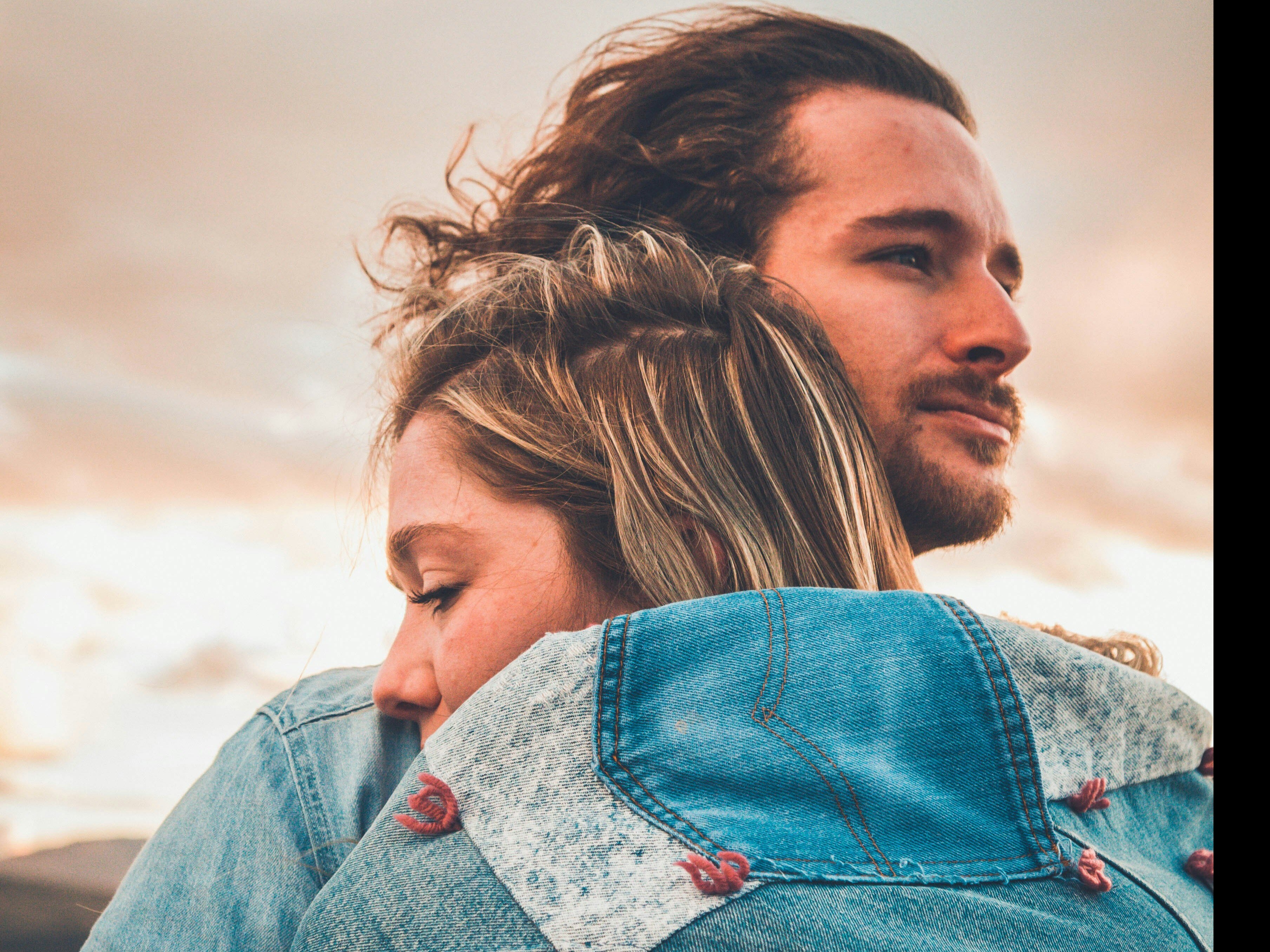 Science Confirms Hugs Can Ease Pain, Anxiety