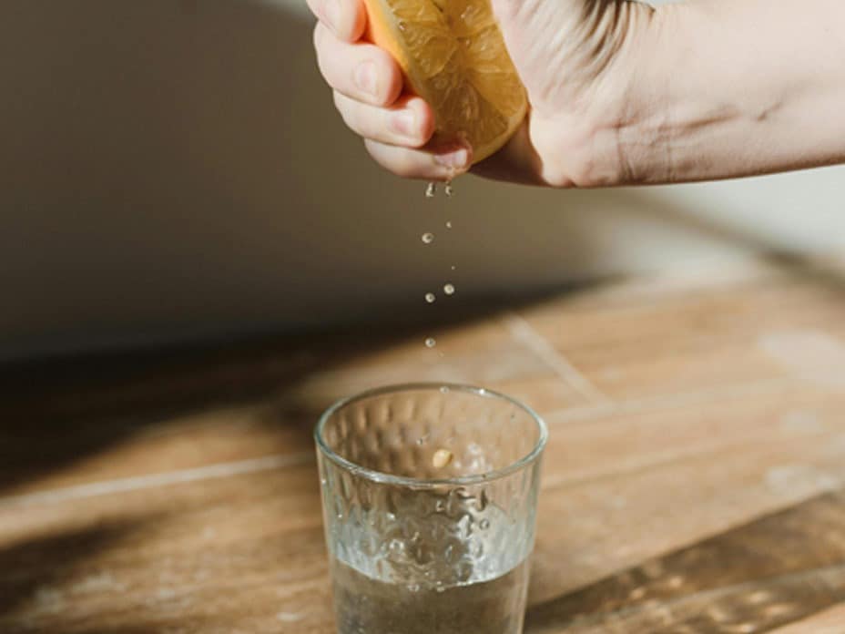 Tooth Erosion, Heartburn: How Lemon Water Hurts You