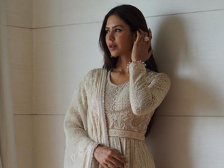 Sonam Bajwa Inspired Festive Outfits