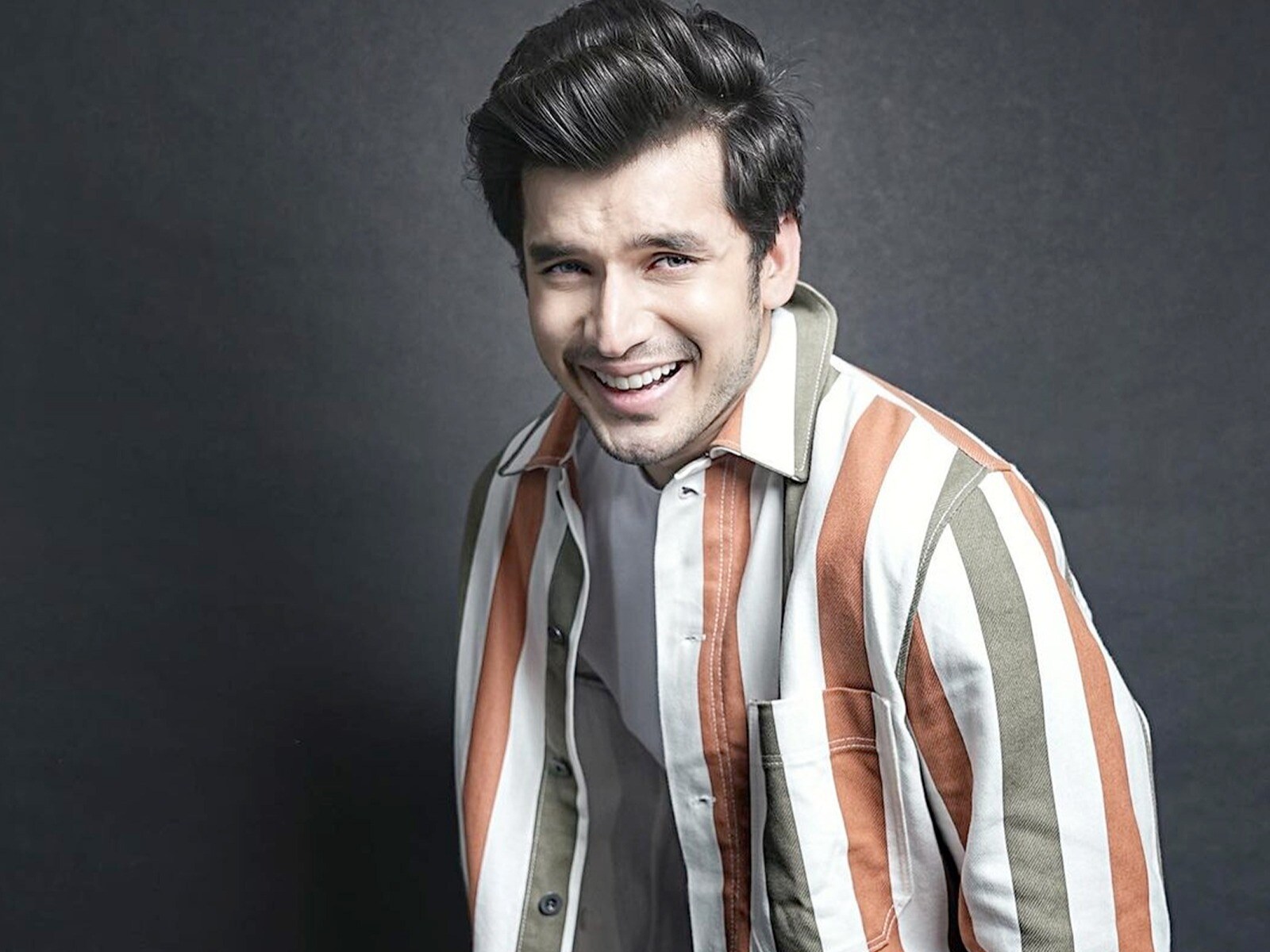 पारस कलनावत के स्टाइलिश लुक्स