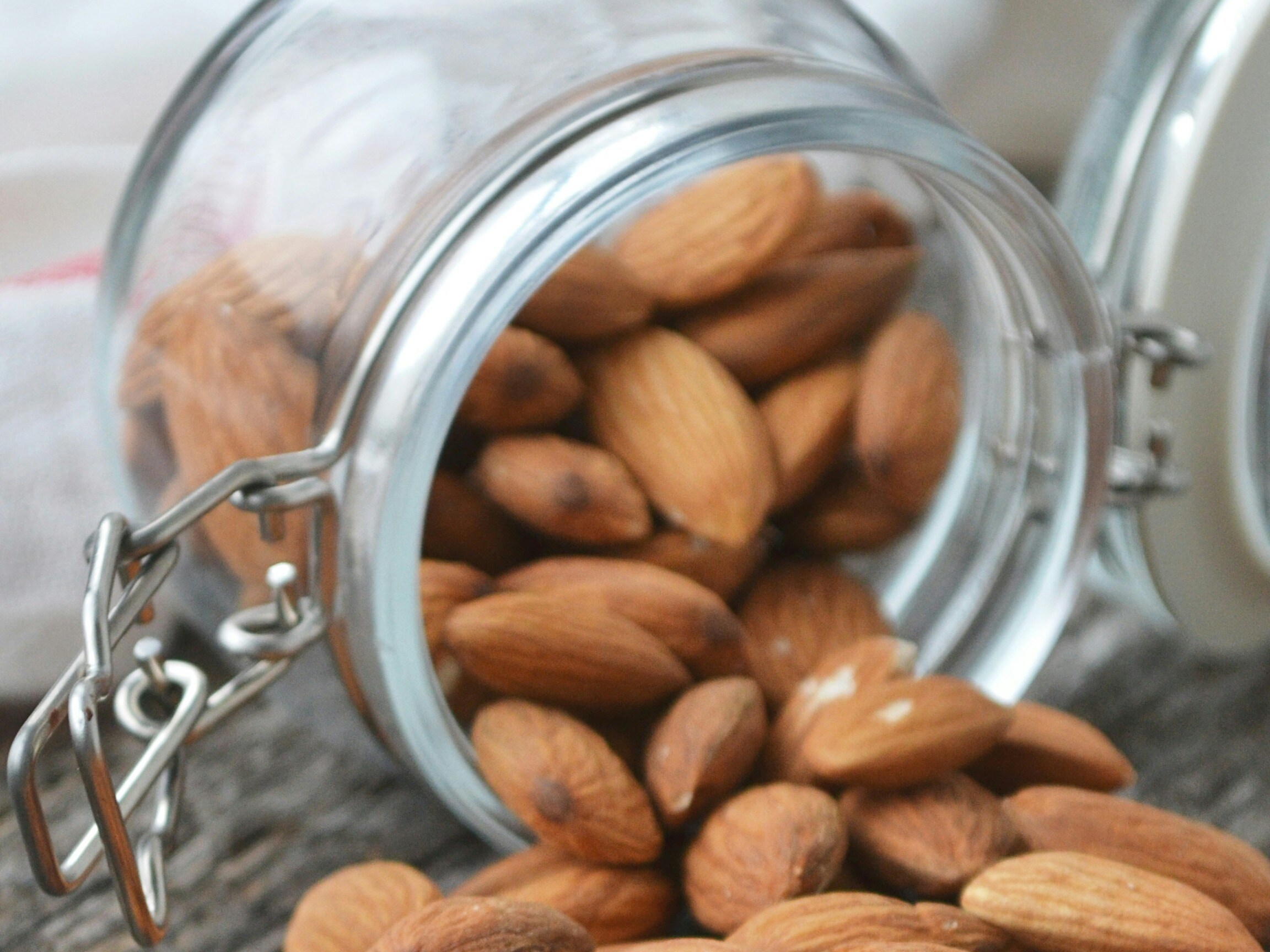 What Happens When You Eat Almonds Daily