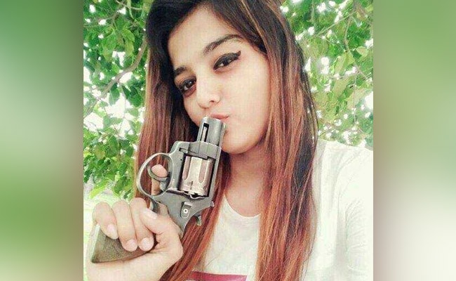 On Video, Surat's 20-Year-Old "Lady Don" Seen Wielding Sword ...