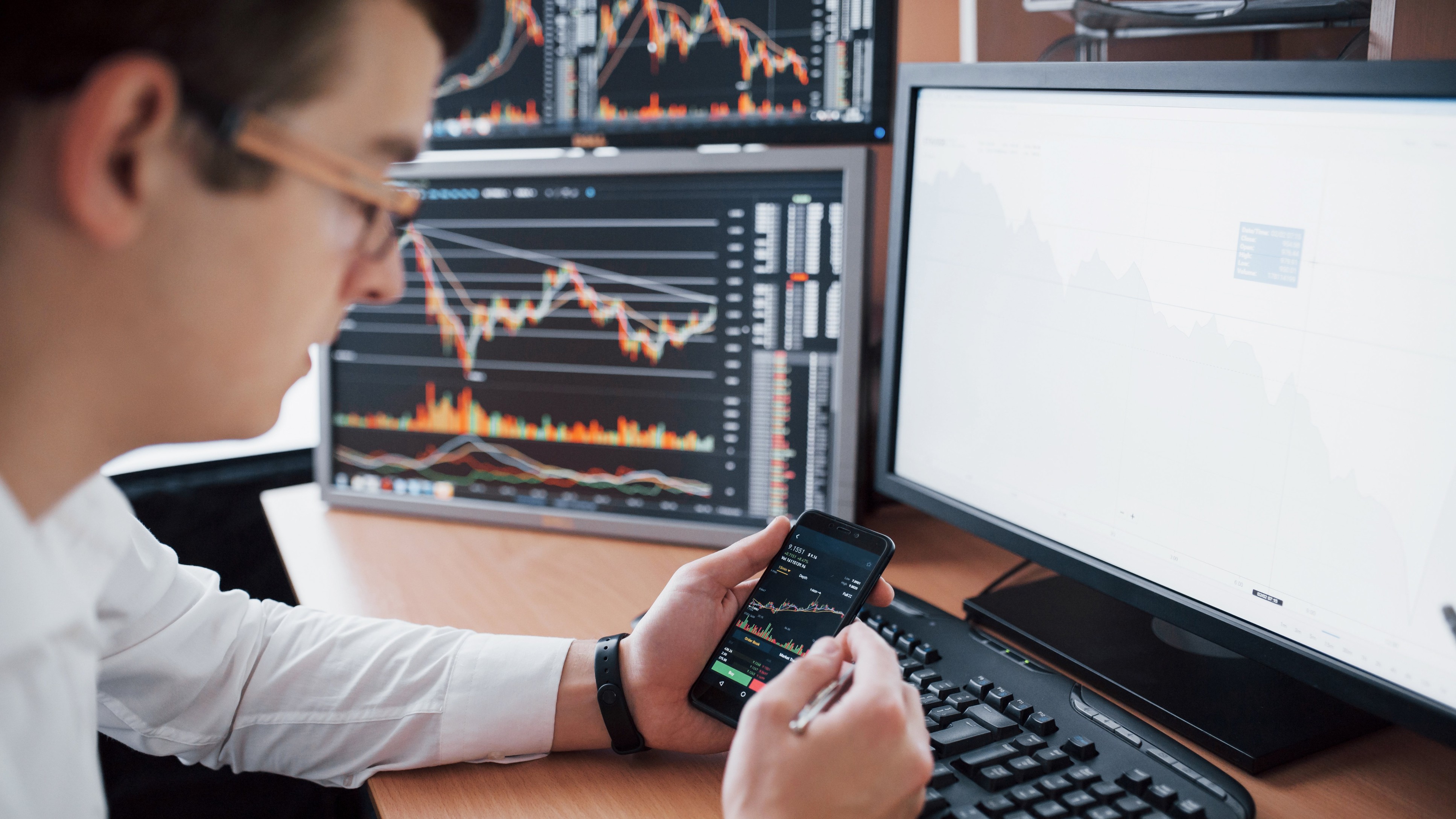 Stocks To Watch: RVNL, CESC, Paras Defence, Central Bank Of India ...