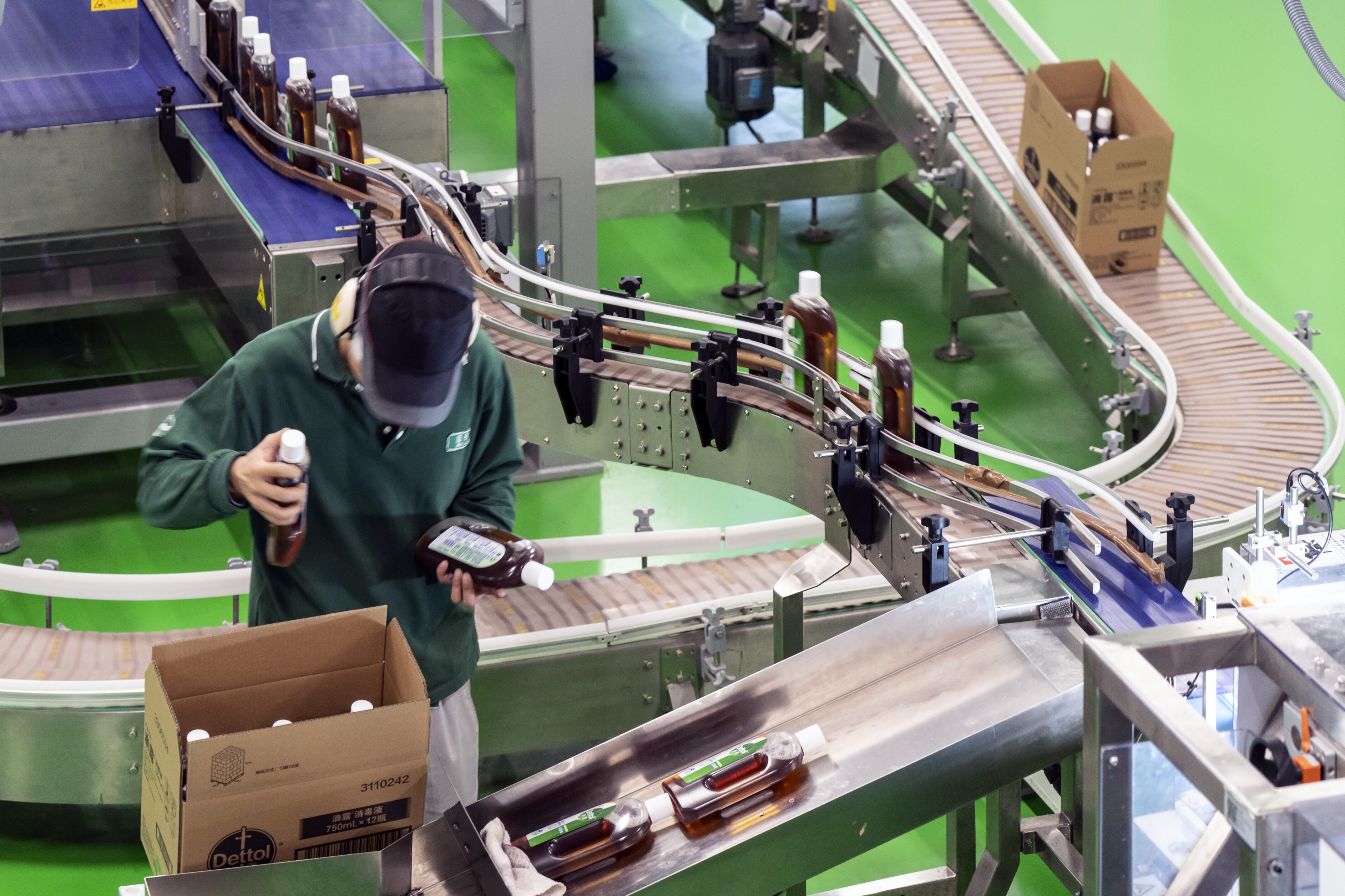 China To Brief On Policies to Stabilise Employment, Growth