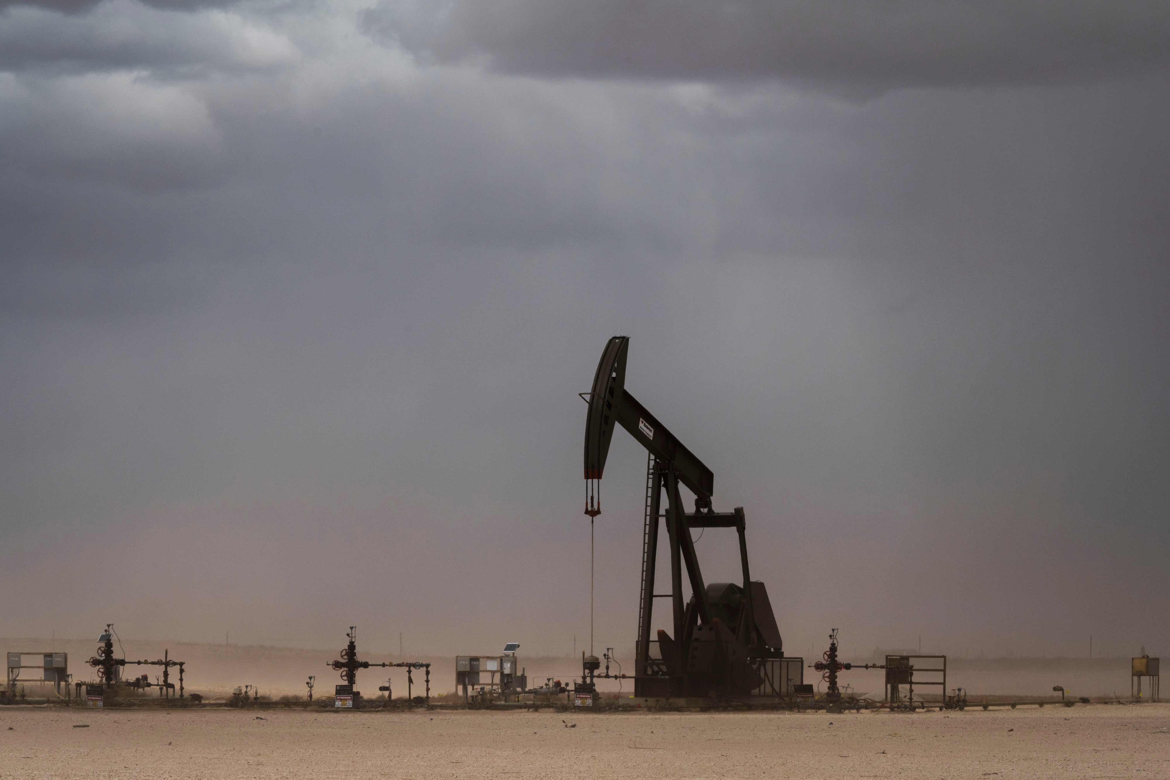 Oil Gains From Four-Year Low as Technicals Hint Slide Overdone