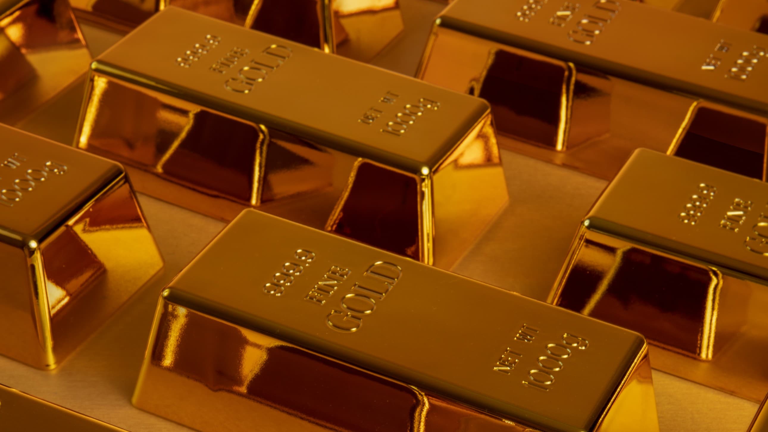 Gold Falls Rs 490 To Rs 96,540 Amid Trade Optimism And Fed Uncertainty